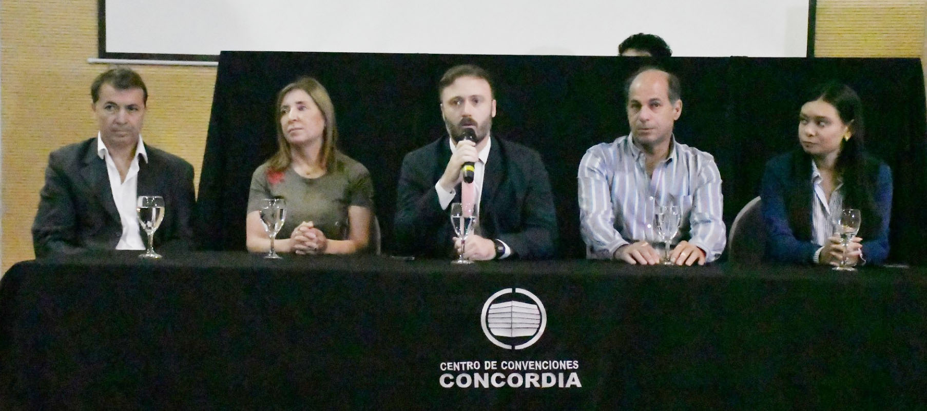 Azcué presidió el lanzamiento de la mesa local de desarrollo humano ...