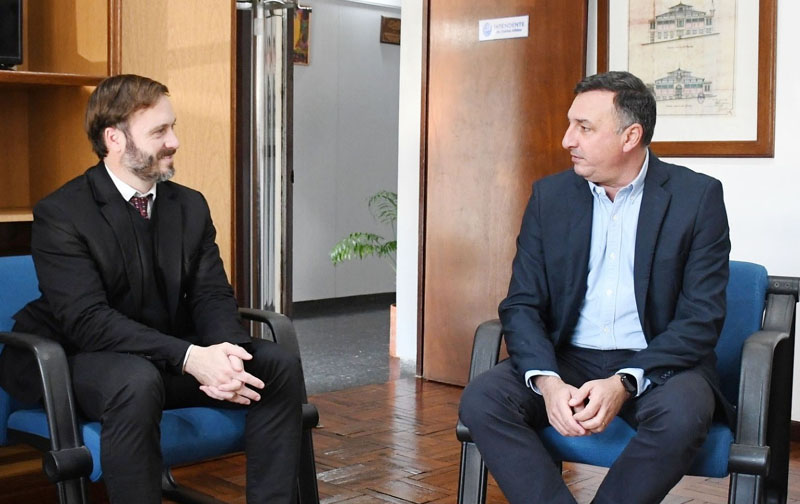 Azcué y el Intendente Carlos Albisu avanzaron en una agenda binacional ...