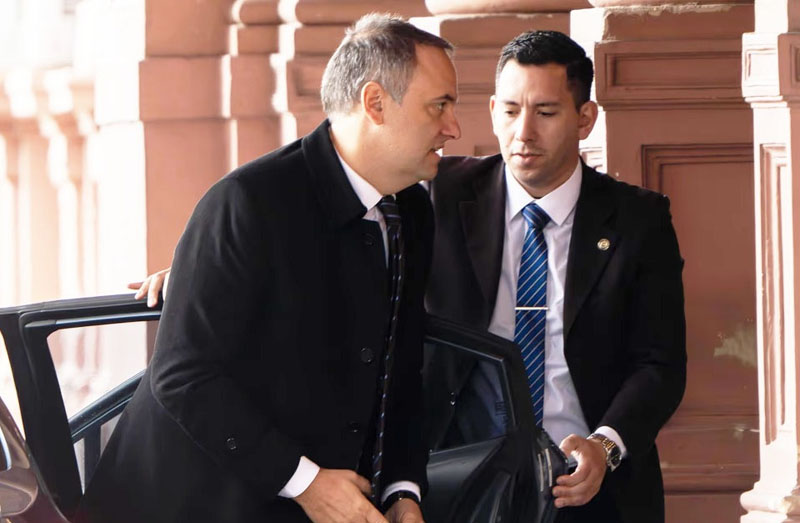 Adorni se pone como plazo el 15 de junio para presentar su declaración ...