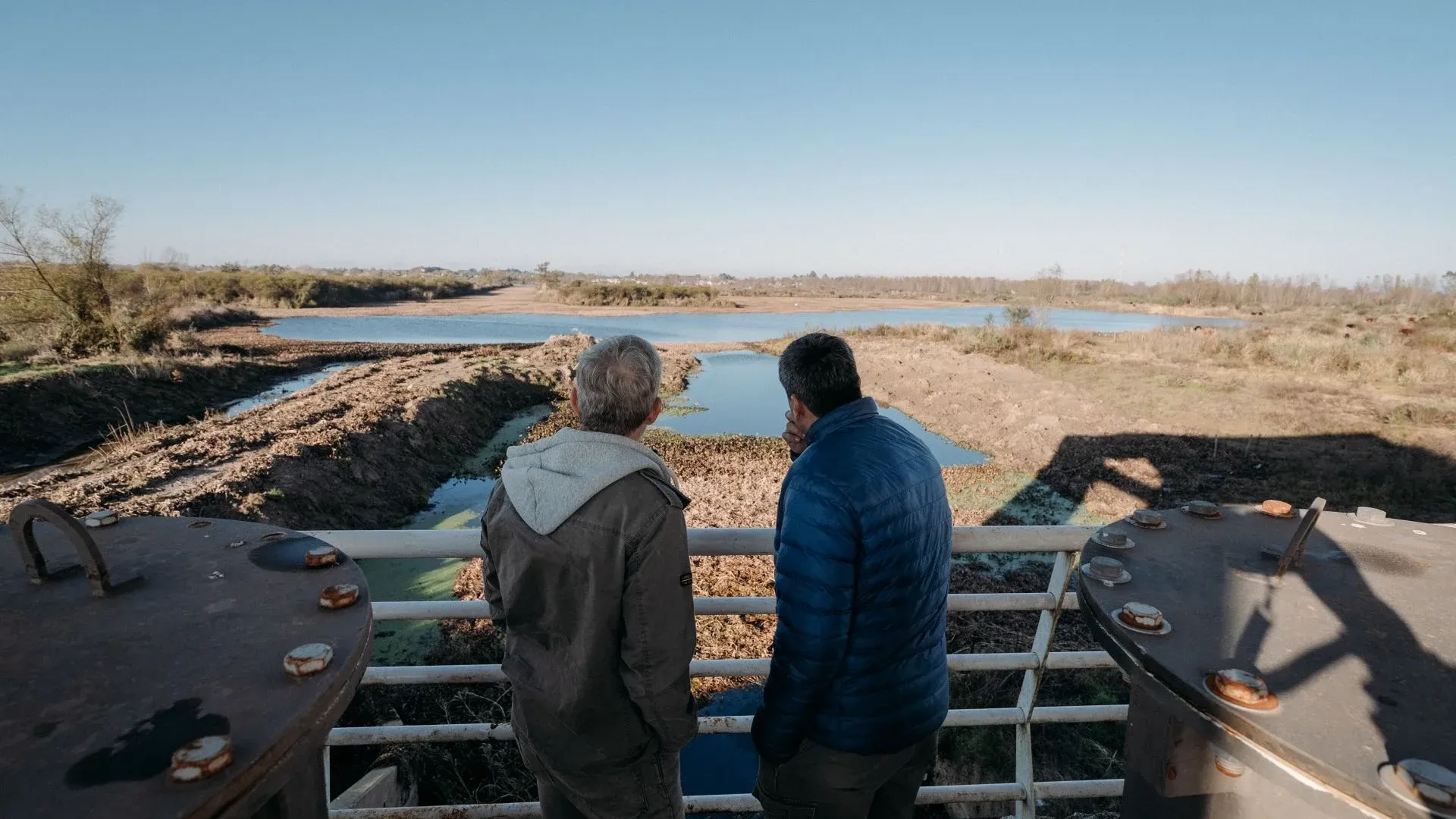 Frigerio recorrió obras de infraestructura y viviendas en Villa ...